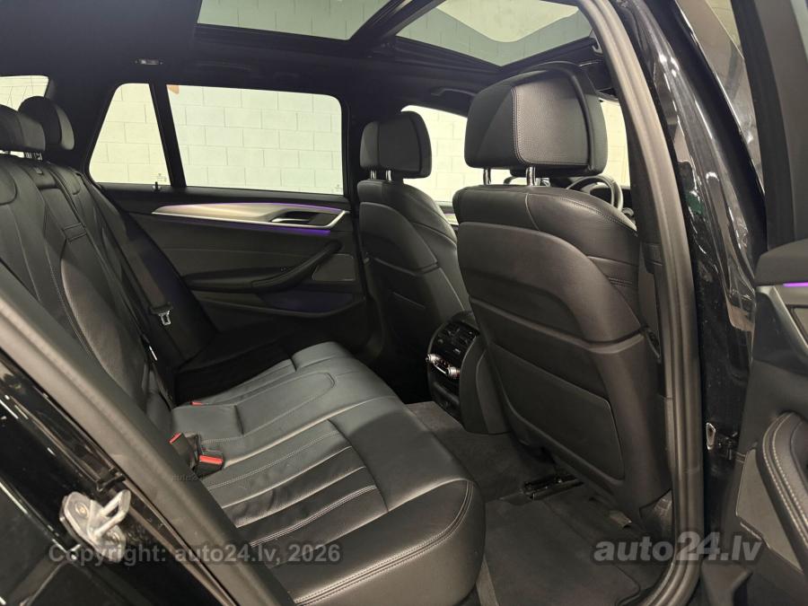 Melns BMW 5 Series 2018 Pērnava, ar dzinēja tilpumu 3.00 L un nobraukumu 294 tūkst. km par 18990 €, foto 15 vietnē AUTOMOTO.COM.LV