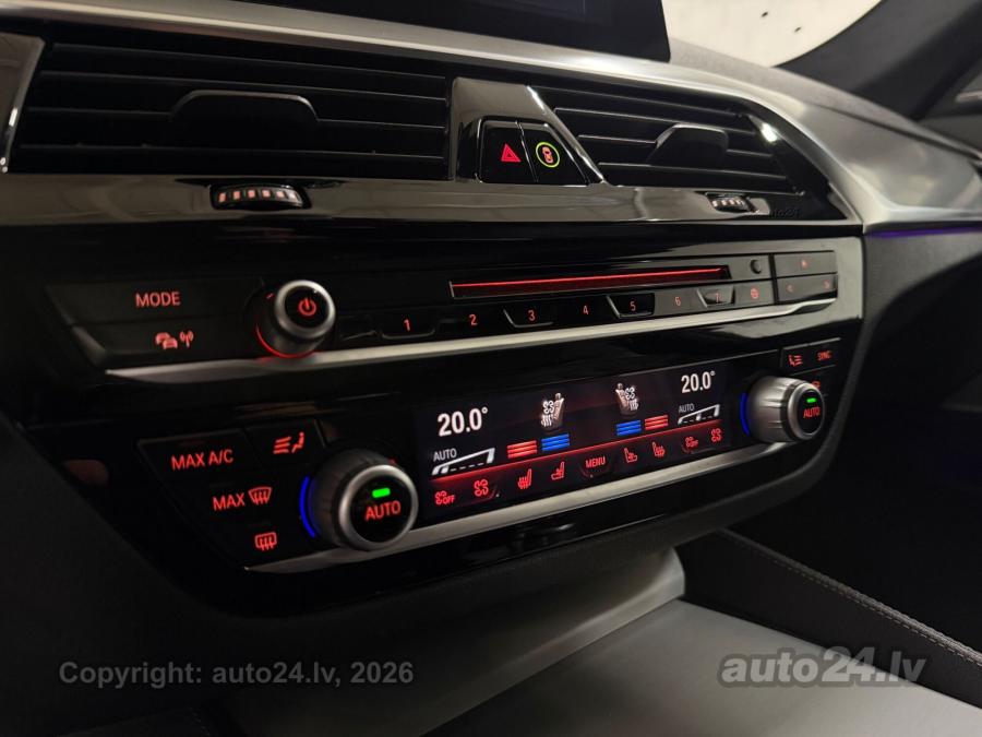 Melns BMW 5 Series 2018 Pērnava, ar dzinēja tilpumu 3.00 L un nobraukumu 294 tūkst. km par 18990 €, foto 17 vietnē AUTOMOTO.COM.LV