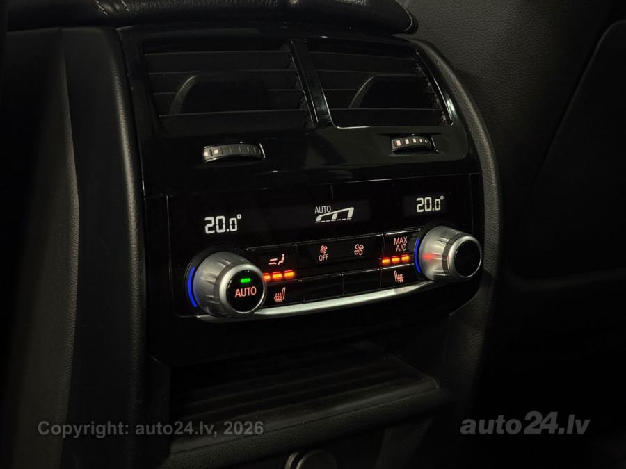 Melns BMW 5 Series 2018 Pērnava, ar dzinēja tilpumu 3.00 L un nobraukumu 294 tūkst. km par 18990 €, foto 18 vietnē AUTOMOTO.COM.LV
