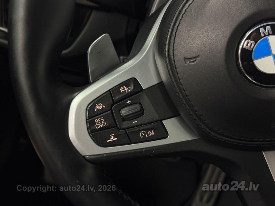 Melns BMW 5 Series 2018 Pērnava, ar dzinēja tilpumu 3.00 L un nobraukumu 294 tūkst. km par 18990 €, foto 23 vietnē AUTOMOTO.COM.LV