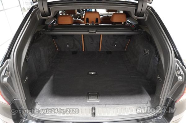 Black BMW 5 Series 2018 in Tallinn, with an engine capacity of 3.00 L and mileage of 163 thousand km for 22900 €, photo 8 on AUTOMOTO.COM.LV