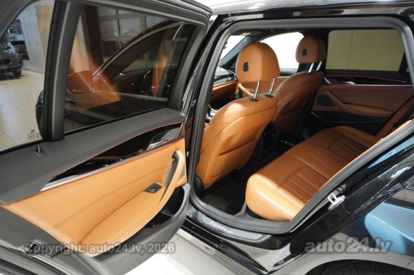 Black BMW 5 Series 2018 in Tallinn, with an engine capacity of 3.00 L and mileage of 163 thousand km for 22900 €, photo 10 on AUTOMOTO.COM.LV