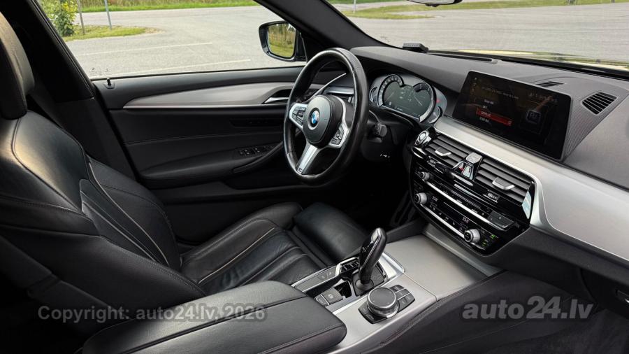 Melns BMW 5 Series 2018 Tallina, ar dzinēja tilpumu 2.00 L un nobraukumu 265 tūkst. km par 19990 €, foto 12 vietnē AUTOMOTO.COM.LV