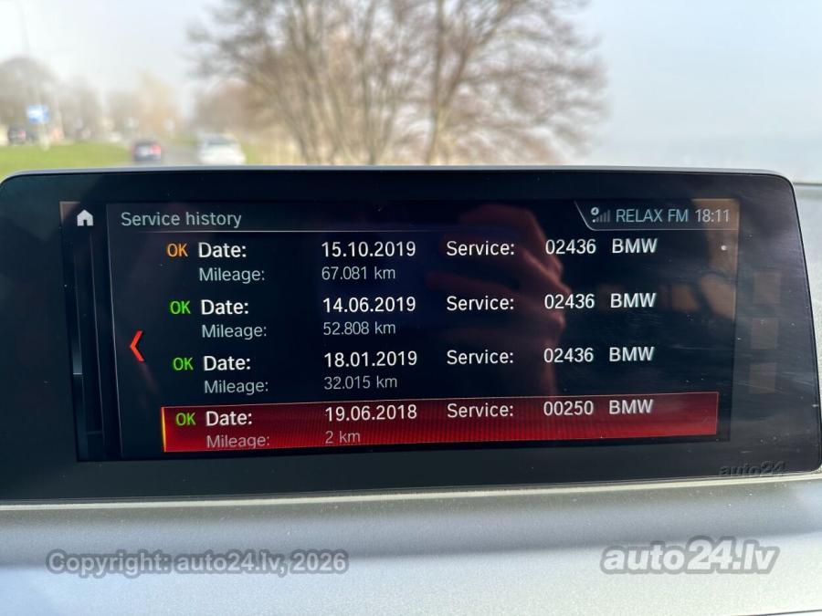 Black BMW 5 Series 2018 in Tallinn, with an engine capacity of 2.00 L and mileage of 232 thousand km for 19500 €, photo 13 on AUTOMOTO.COM.LV
