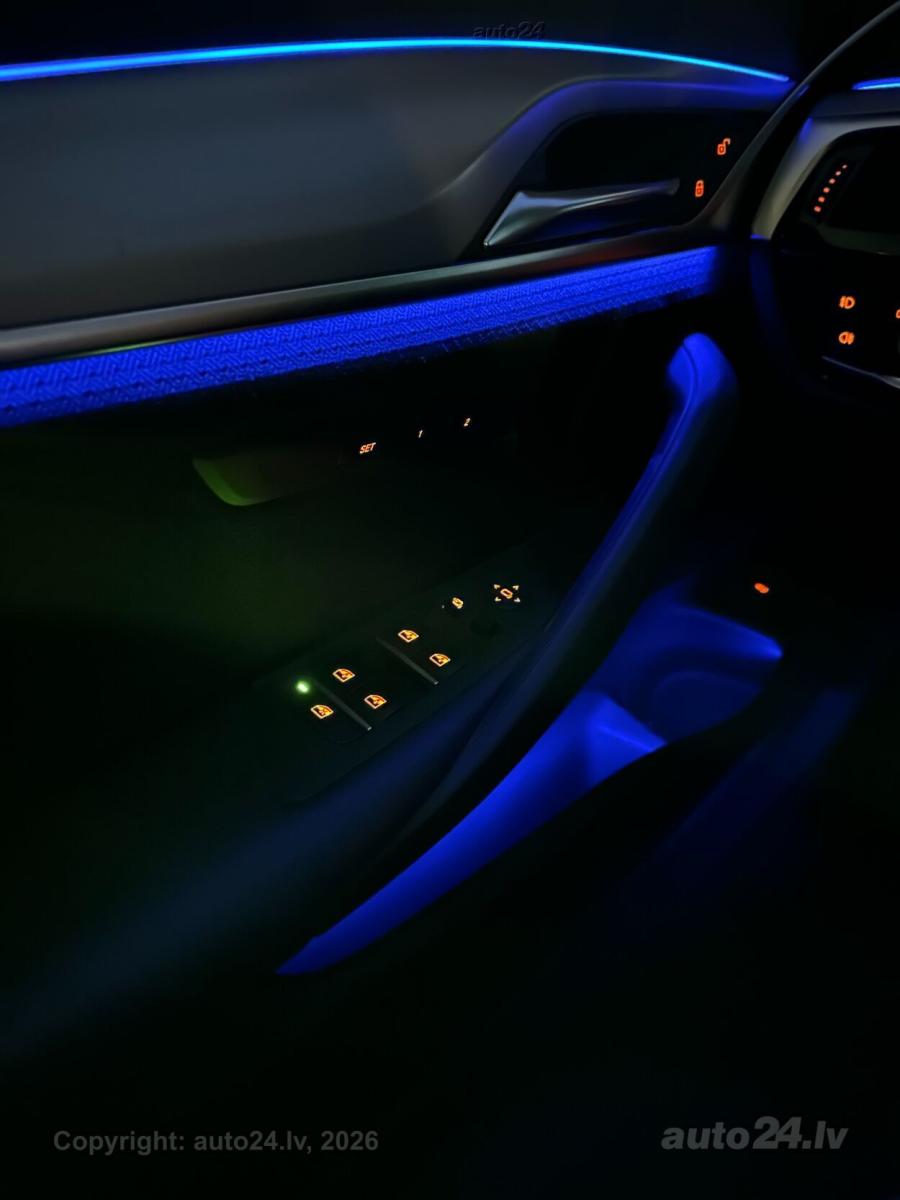 Black BMW 5 Series 2018 in Tallinn, with an engine capacity of 2.00 L and mileage of 232 thousand km for 19500 €, photo 16 on AUTOMOTO.COM.LV