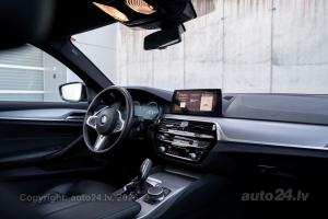 Black BMW 5 Series 2018 in Tartu, with an engine capacity of 3.00 L and mileage of 165 thousand km for 27900 €, photo 4 on AUTOMOTO.COM.LV