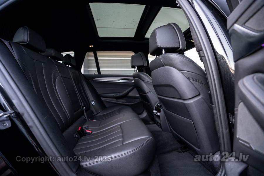 Black BMW 5 Series 2018 in Tartu, with an engine capacity of 3.00 L and mileage of 165 thousand km for 27900 €, photo 17 on AUTOMOTO.COM.LV