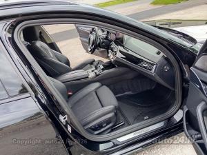 Black BMW 5 Series 2019 in Tallinn, with an engine capacity of 2.00 L and mileage of 164 thousand km for 23500 €, photo 7 on AUTOMOTO.COM.LV
