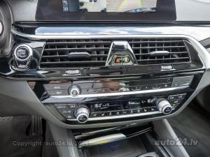 Melns BMW 5 Series 2019 Tallina, ar dzinēja tilpumu 2.00 L un nobraukumu 137 tūkst. km par 26990 €, foto 10 vietnē AUTOMOTO.COM.LV