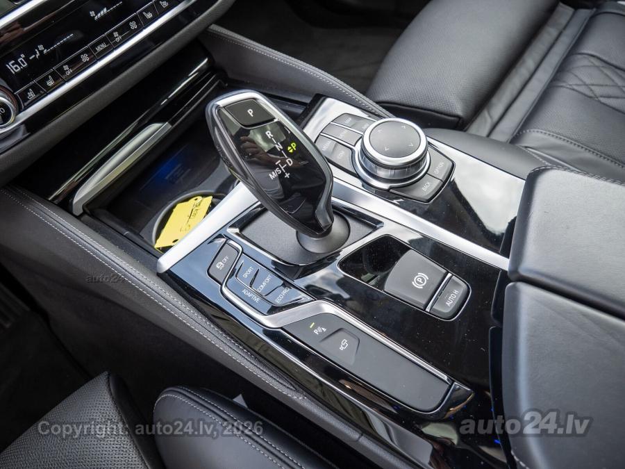 Melns BMW 5 Series 2019 Tallina, ar dzinēja tilpumu 2.00 L un nobraukumu 137 tūkst. km par 26990 €, foto 11 vietnē AUTOMOTO.COM.LV