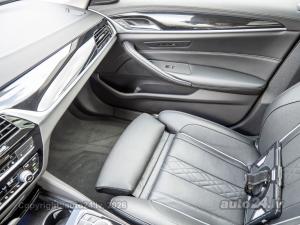 Melns BMW 5 Series 2019 Tallina, ar dzinēja tilpumu 2.00 L un nobraukumu 137 tūkst. km par 26990 €, foto 12 vietnē AUTOMOTO.COM.LV