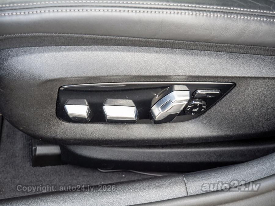 Melns BMW 5 Series 2019 Tallina, ar dzinēja tilpumu 2.00 L un nobraukumu 137 tūkst. km par 26990 €, foto 13 vietnē AUTOMOTO.COM.LV