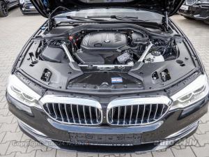 Melns BMW 5 Series 2019 Tallina, ar dzinēja tilpumu 2.00 L un nobraukumu 137 tūkst. km par 26990 €, foto 16 vietnē AUTOMOTO.COM.LV