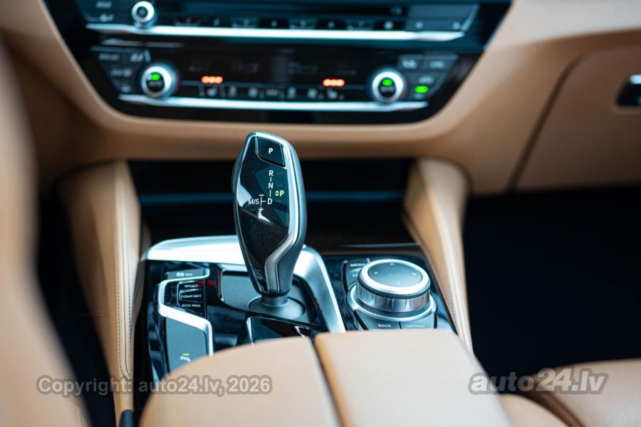 Melns BMW 5 Series 2019 Tartu, ar dzinēja tilpumu 3.00 L un nobraukumu 235 tūkst. km par 19500 €, foto 14 vietnē AUTOMOTO.COM.LV