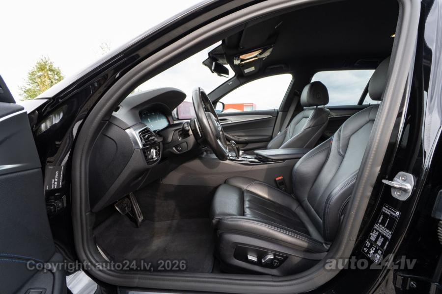 Black BMW 5 Series 2019 in Tallinn, with an engine capacity of 3.00 L and mileage of 244 thousand km for 24900 €, photo 7 on AUTOMOTO.COM.LV