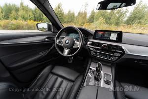 Black BMW 5 Series 2019 in Tallinn, with an engine capacity of 3.00 L and mileage of 244 thousand km for 24900 €, photo 10 on AUTOMOTO.COM.LV