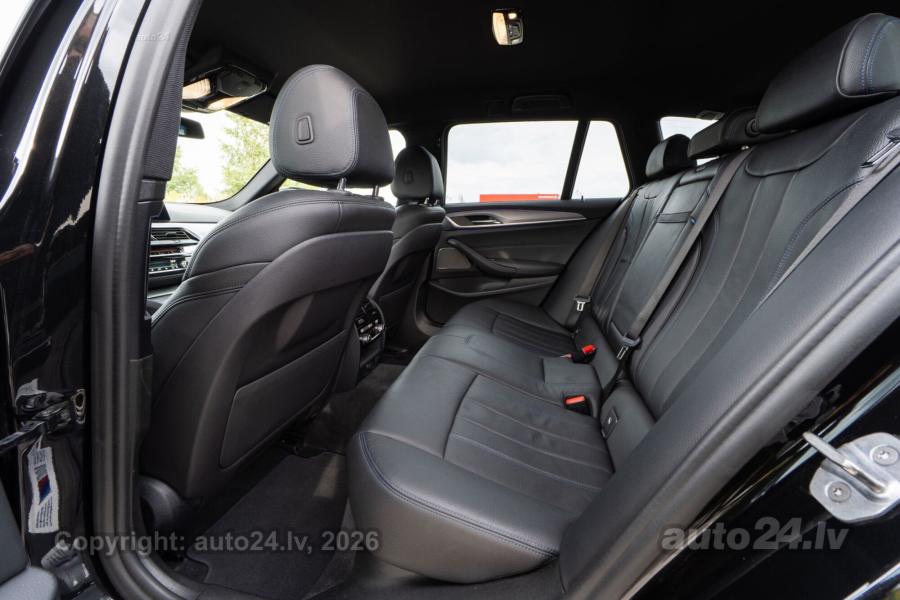 Black BMW 5 Series 2019 in Tallinn, with an engine capacity of 3.00 L and mileage of 244 thousand km for 24900 €, photo 16 on AUTOMOTO.COM.LV