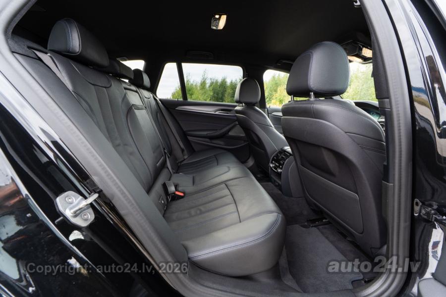 Black BMW 5 Series 2019 in Tallinn, with an engine capacity of 3.00 L and mileage of 244 thousand km for 24900 €, photo 17 on AUTOMOTO.COM.LV