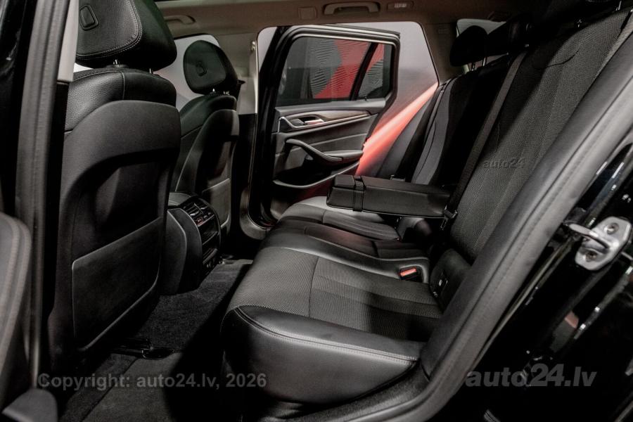 Melns BMW 5 Series 2019 Pērnava, ar dzinēja tilpumu 3.00 L un nobraukumu 230 tūkst. km par 18500 €, foto 18 vietnē AUTOMOTO.COM.LV