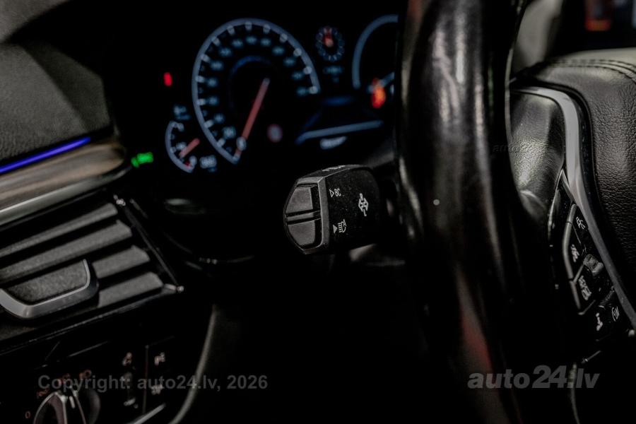 Melns BMW 5 Series 2019 Pērnava, ar dzinēja tilpumu 3.00 L un nobraukumu 230 tūkst. km par 18500 €, foto 26 vietnē AUTOMOTO.COM.LV