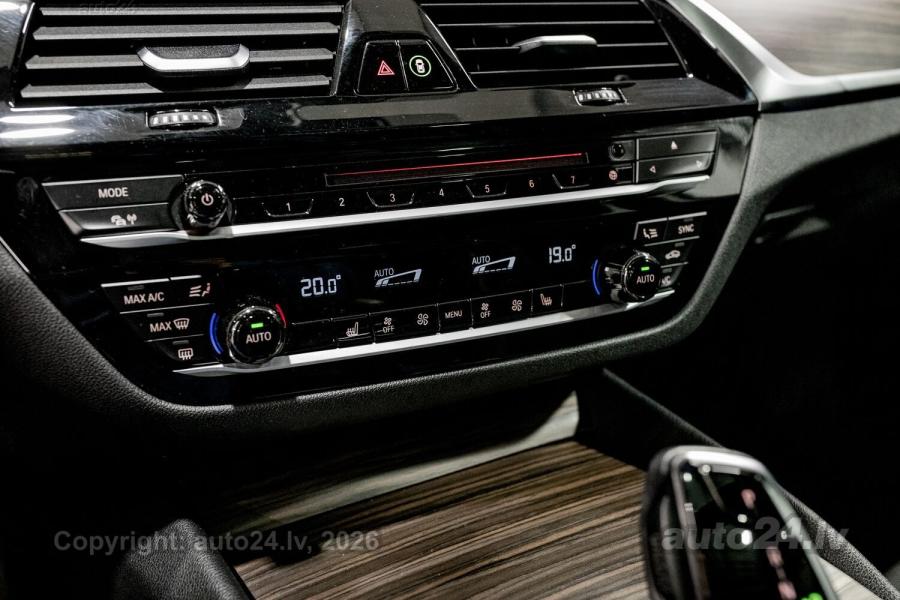 Melns BMW 5 Series 2019 Pērnava, ar dzinēja tilpumu 3.00 L un nobraukumu 230 tūkst. km par 18500 €, foto 27 vietnē AUTOMOTO.COM.LV
