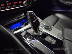 Black BMW 5 Series 2020 in Tallinn, with an engine capacity of 2.00 L and mileage of 166 thousand km for 21900 €, photo 13 on AUTOMOTO.COM.LV