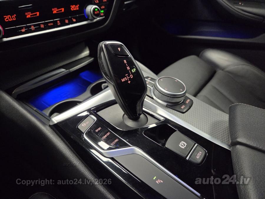 Black BMW 5 Series 2020 in Tallinn, with an engine capacity of 2.00 L and mileage of 166 thousand km for 21900 €, photo 13 on AUTOMOTO.COM.LV