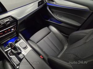 Black BMW 5 Series 2020 in Tallinn, with an engine capacity of 2.00 L and mileage of 166 thousand km for 21900 €, photo 17 on AUTOMOTO.COM.LV