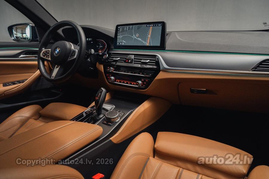 Melns BMW 5 Series 2020 Tallina, ar dzinēja tilpumu 3.00 L un nobraukumu 152 tūkst. km par 35990 €, foto 16 vietnē AUTOMOTO.COM.LV