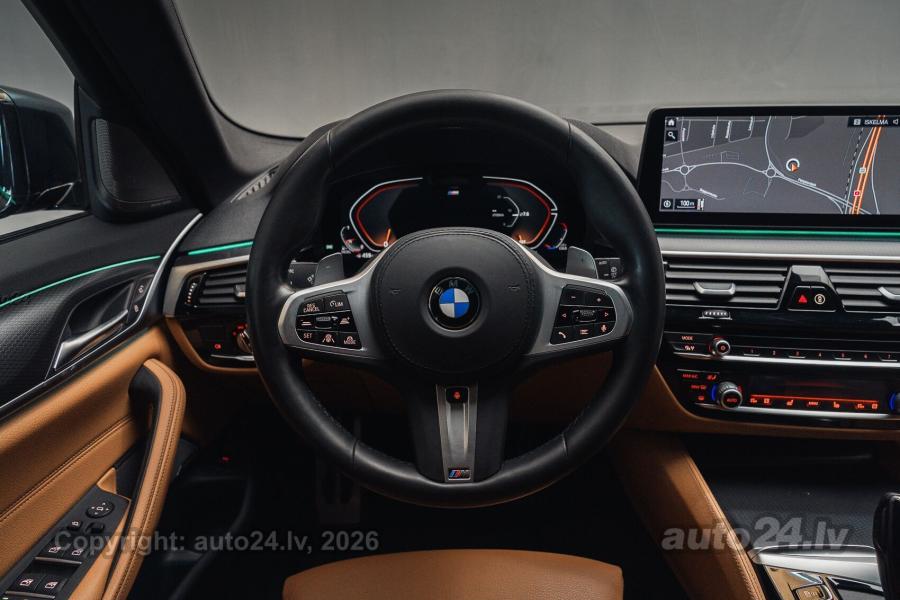 Melns BMW 5 Series 2020 Tallina, ar dzinēja tilpumu 3.00 L un nobraukumu 152 tūkst. km par 35990 €, foto 18 vietnē AUTOMOTO.COM.LV