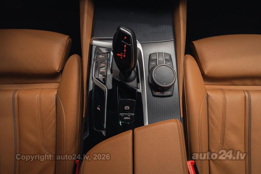 Melns BMW 5 Series 2020 Tallina, ar dzinēja tilpumu 3.00 L un nobraukumu 152 tūkst. km par 35990 €, foto 20 vietnē AUTOMOTO.COM.LV