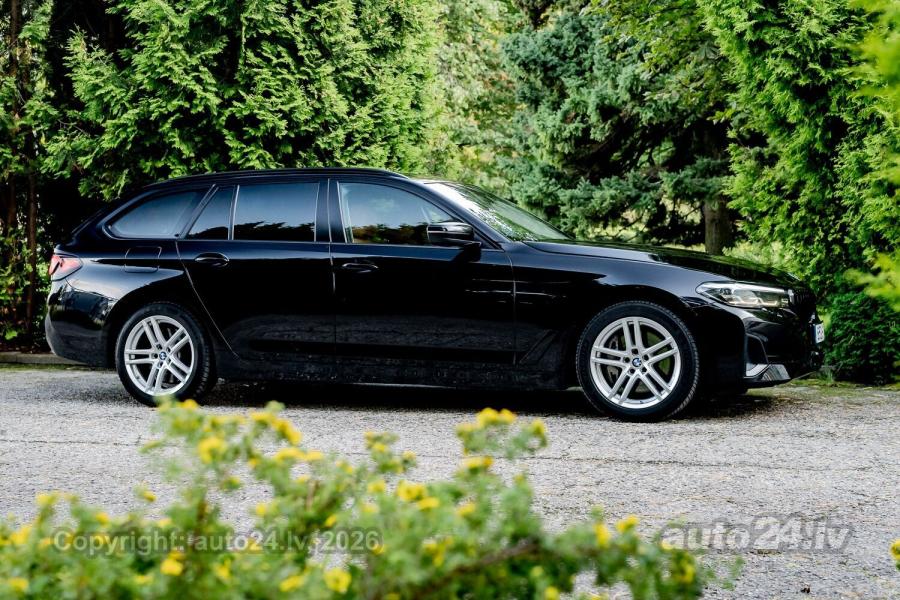 Black BMW 5 Series 2020 in Parnu, with an engine capacity of 3.00 L and mileage of 178 thousand km for 22499 €, photo 10 on AUTOMOTO.COM.LV