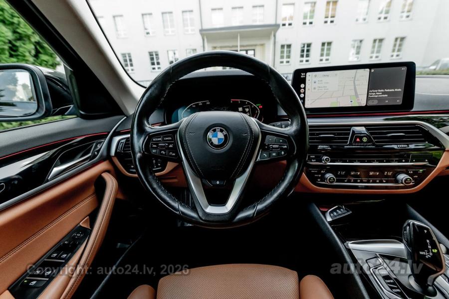 Black BMW 5 Series 2020 in Parnu, with an engine capacity of 3.00 L and mileage of 178 thousand km for 22499 €, photo 19 on AUTOMOTO.COM.LV