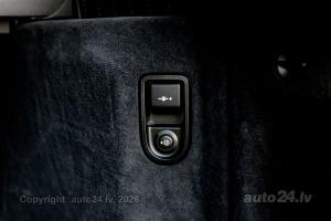 Black BMW 5 Series 2020 in Parnu, with an engine capacity of 3.00 L and mileage of 178 thousand km for 22499 €, photo 29 on AUTOMOTO.COM.LV
