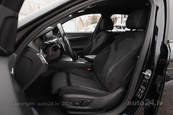 Black BMW 5 Series 2021 in Jelgava, with an engine capacity of 2.00 L and mileage of 159 thousand km for 27566 €, photo 11 on AUTOMOTO.COM.LV