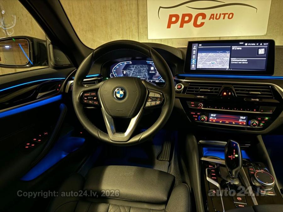Melns BMW 5 Series 2021 Tallina, ar dzinēja tilpumu 2.00 L un nobraukumu 129 tūkst. km par 28900 €, foto 4 vietnē AUTOMOTO.COM.LV