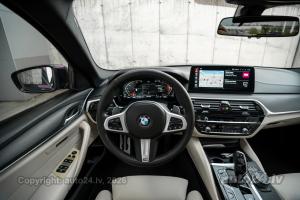 Melns BMW 5 Series 2021 Tartu, ar dzinēja tilpumu 3.00 L un nobraukumu 189 tūkst. km par 29900 €, foto 10 vietnē AUTOMOTO.COM.LV