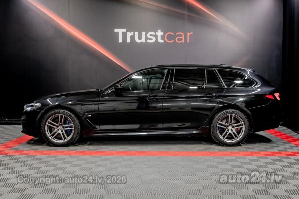 Melns BMW 5 Series 2021 Pērnava, ar dzinēja tilpumu 2.00 L un nobraukumu 185 tūkst. km par 23500 €, foto 4 vietnē AUTOMOTO.COM.LV