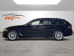 Melns BMW 5 Series 2021 Tallina, ar dzinēja tilpumu 2.00 L un nobraukumu 73 tūkst. km par 28900 €, foto 3 vietnē AUTOMOTO.COM.LV