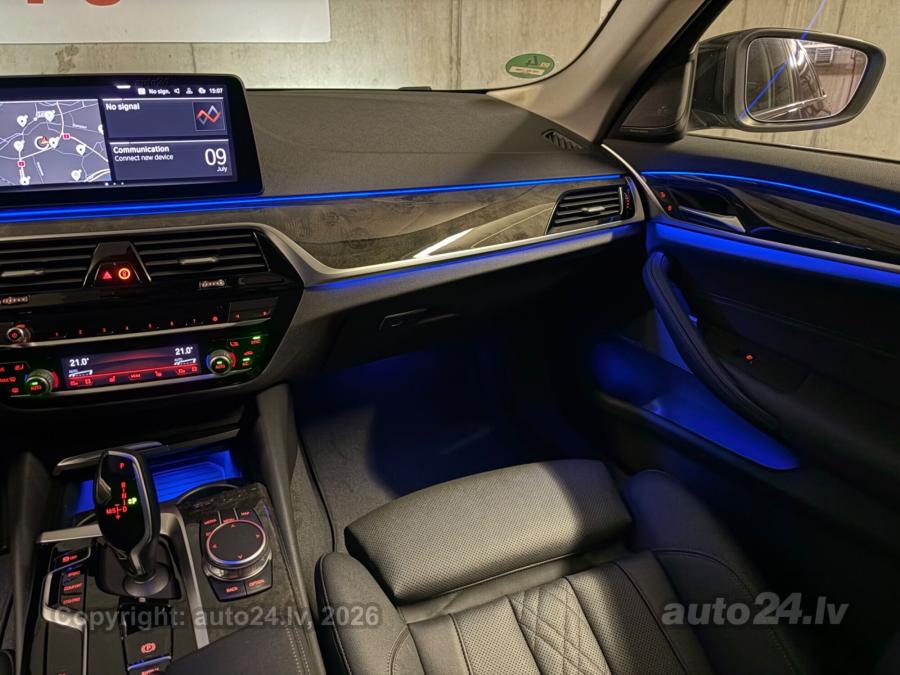Melns BMW 5 Series 2021 Tallina, ar dzinēja tilpumu 2.00 L un nobraukumu 73 tūkst. km par 28900 €, foto 7 vietnē AUTOMOTO.COM.LV