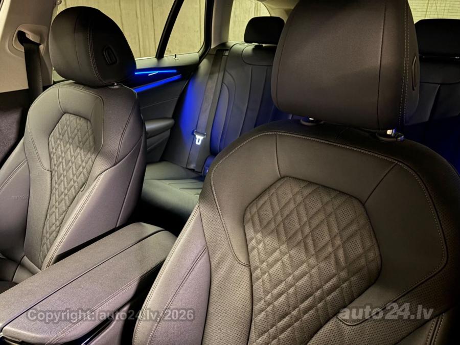 Melns BMW 5 Series 2021 Tallina, ar dzinēja tilpumu 2.00 L un nobraukumu 73 tūkst. km par 28900 €, foto 10 vietnē AUTOMOTO.COM.LV