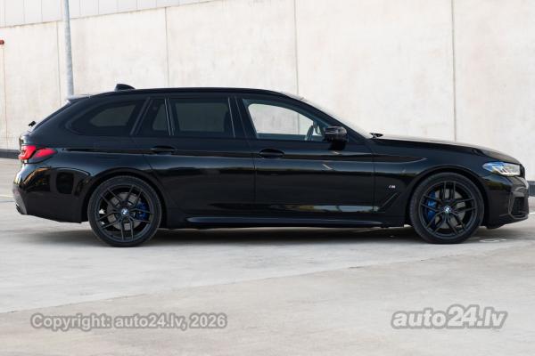 Black BMW 5 Series 2021 in Tallinn, with an engine capacity of 3.00 L and mileage of 203 thousand km for 34290 €, photo 4 on AUTOMOTO.COM.LV