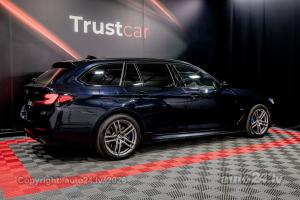 Black BMW 5 Series 2021 in Parnu, with an engine capacity of 2.00 L and mileage of 198 thousand km for 24400 €, photo 9 on AUTOMOTO.COM.LV