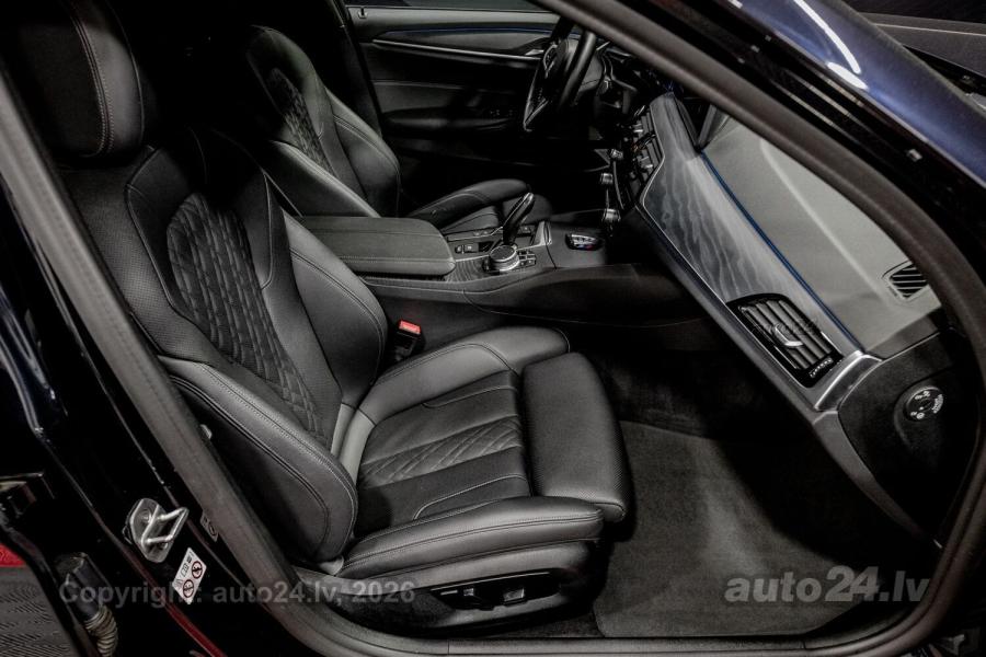 Black BMW 5 Series 2021 in Parnu, with an engine capacity of 2.00 L and mileage of 198 thousand km for 24400 €, photo 13 on AUTOMOTO.COM.LV