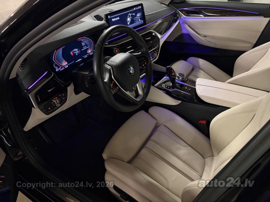 Melns BMW 5 Series 2021 Tallina, ar dzinēja tilpumu 2.00 L un nobraukumu 120 tūkst. km par 28500 €, foto 7 vietnē AUTOMOTO.COM.LV