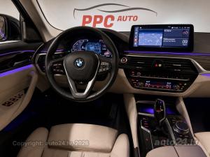 Melns BMW 5 Series 2021 Tallina, ar dzinēja tilpumu 2.00 L un nobraukumu 120 tūkst. km par 28500 €, foto 8 vietnē AUTOMOTO.COM.LV