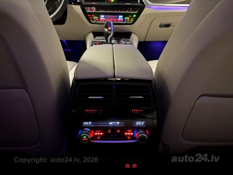 Melns BMW 5 Series 2021 Tallina, ar dzinēja tilpumu 2.00 L un nobraukumu 120 tūkst. km par 28500 €, foto 13 vietnē AUTOMOTO.COM.LV