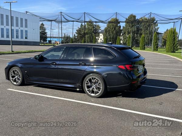 Melns BMW 5 Series 2021 Tartu, ar dzinēja tilpumu 3.00 L un nobraukumu 119 tūkst. km par 40852 €, foto 4 vietnē AUTOMOTO.COM.LV