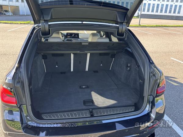 Melns BMW 5 Series 2021 Tartu, ar dzinēja tilpumu 3.00 L un nobraukumu 119 tūkst. km par 40852 €, foto 11 vietnē AUTOMOTO.COM.LV