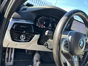 Melns BMW 5 Series 2021 Tartu, ar dzinēja tilpumu 3.00 L un nobraukumu 119 tūkst. km par 40852 €, foto 14 vietnē AUTOMOTO.COM.LV